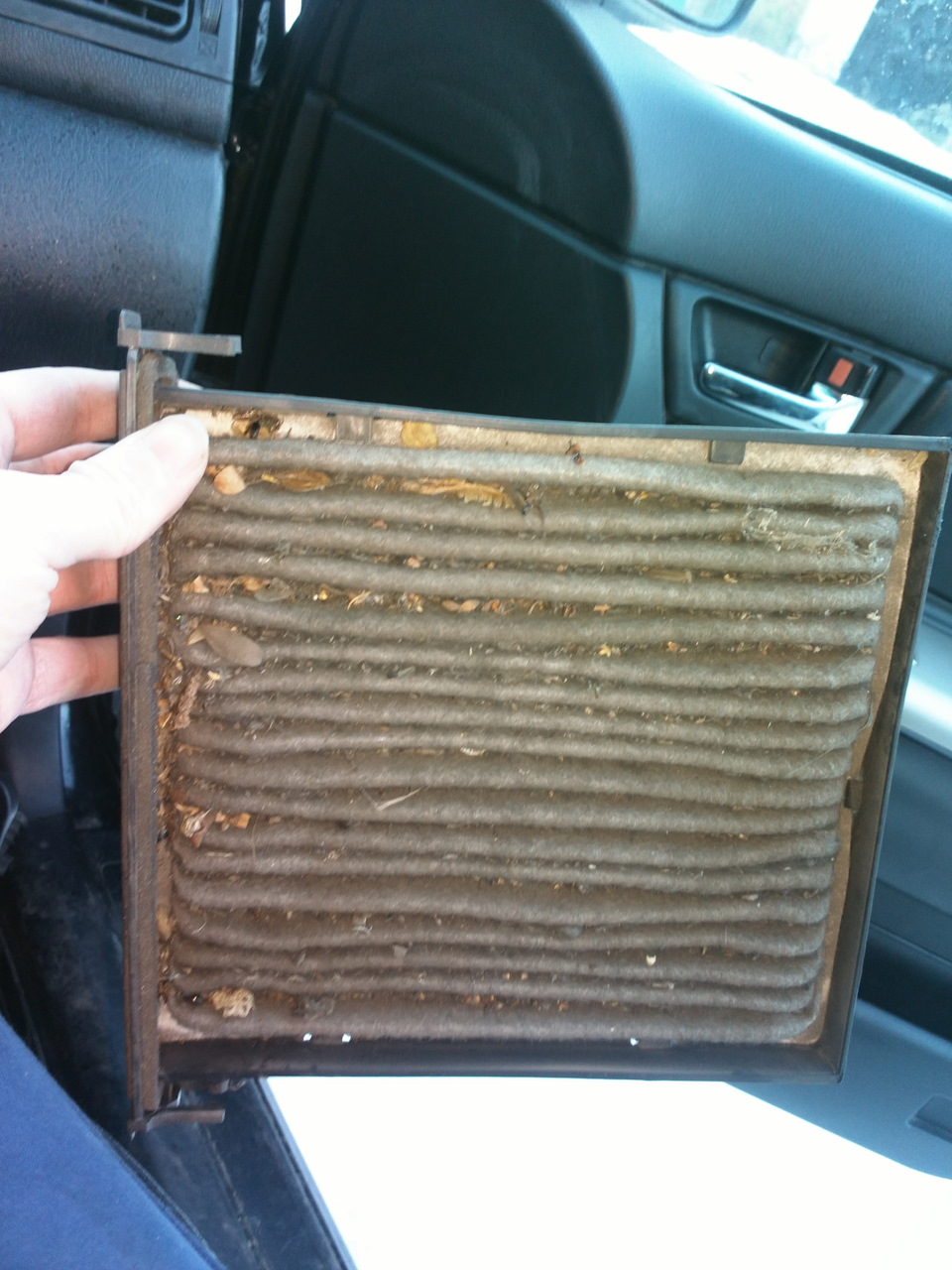 Замена салонного фильтра спустя 75000 км)) — BYD F3, 1,5 л, 2008 года ...