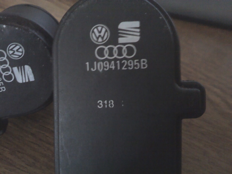 1J0941295B Моторчик фары левый=правый VAG | Запчасти на DRIVE2