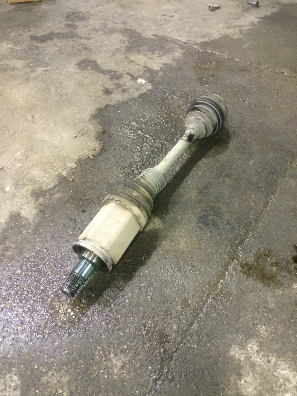 Замена передних приводов и ступичных подшипников BMW 5 F10 — DRIVE2