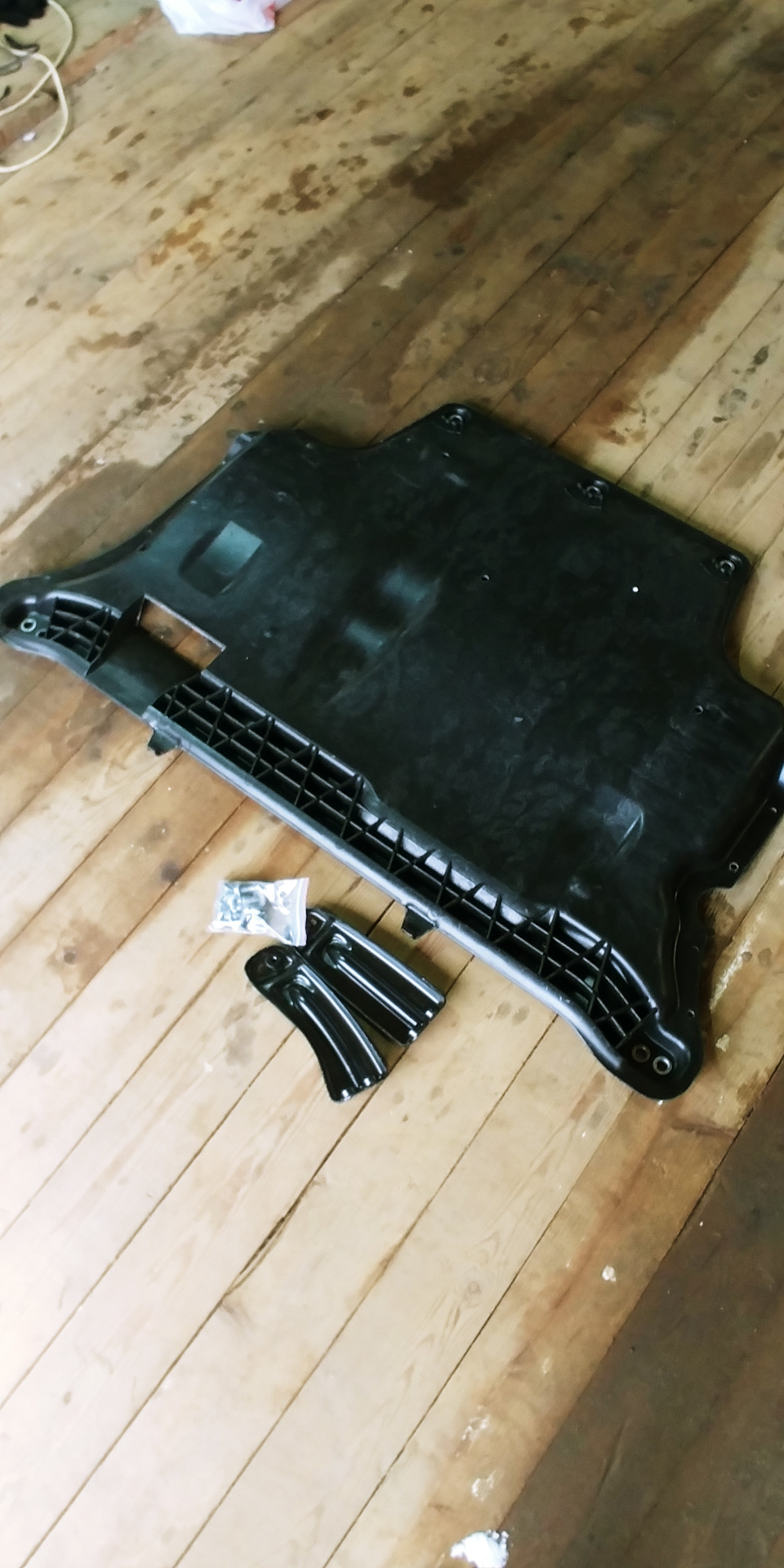 Установка оригинальной защиты двигателя 3Q0825901B на Шкода Октавия А7 ...