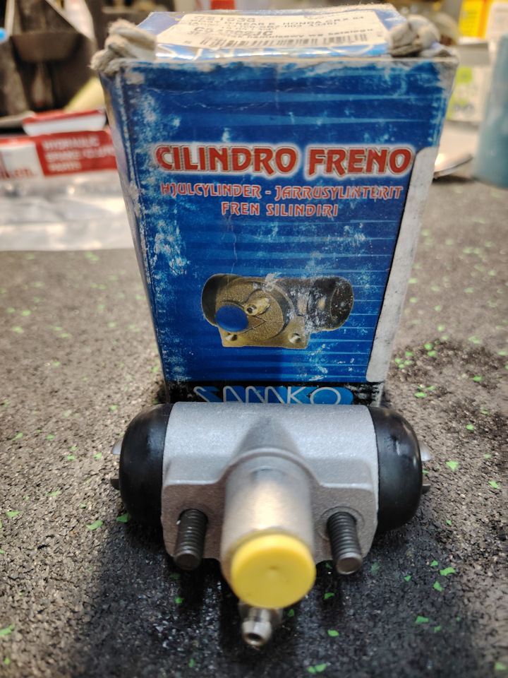 Задний тормозной цилиндр на Honda CR-X (1G), Honda Integra (AV/DA1-DA3), Honda Integra Quint ...