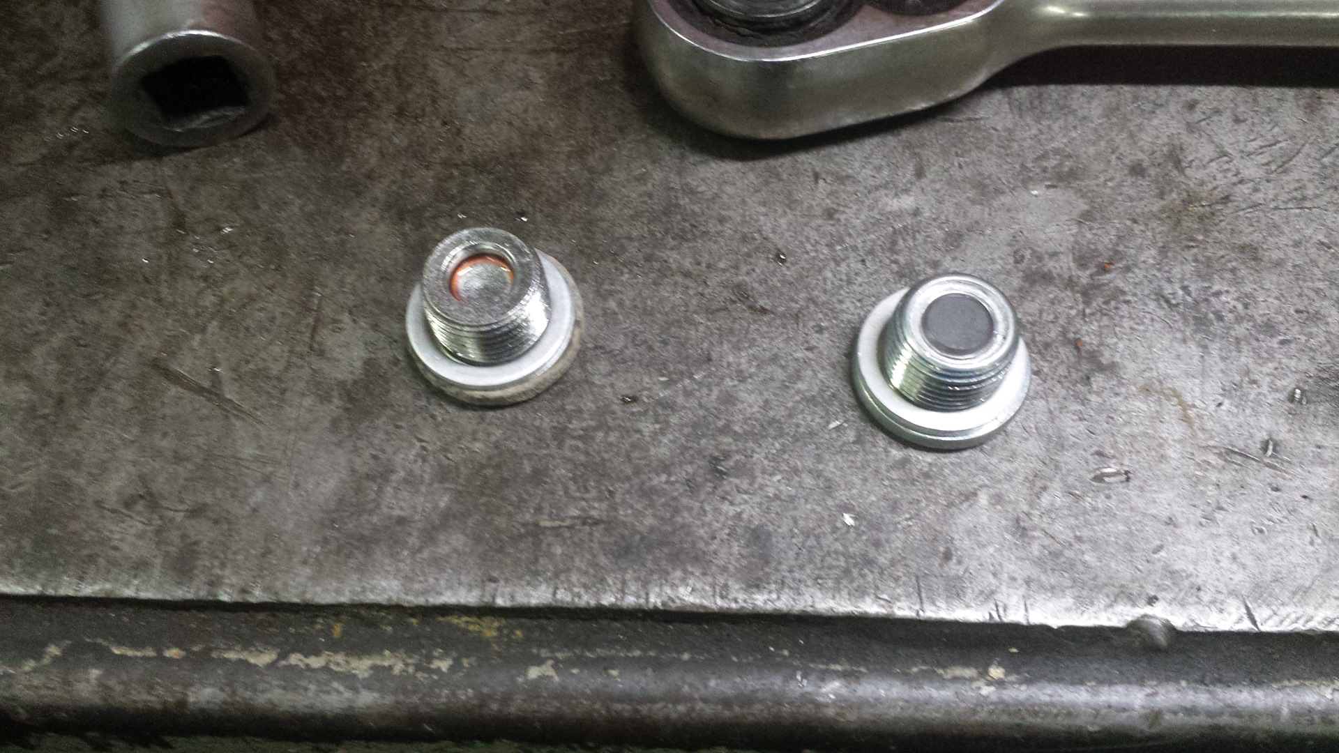 Замена масла в коробке и чистка дроссельной заслонки — Toyota Prius (30 ...