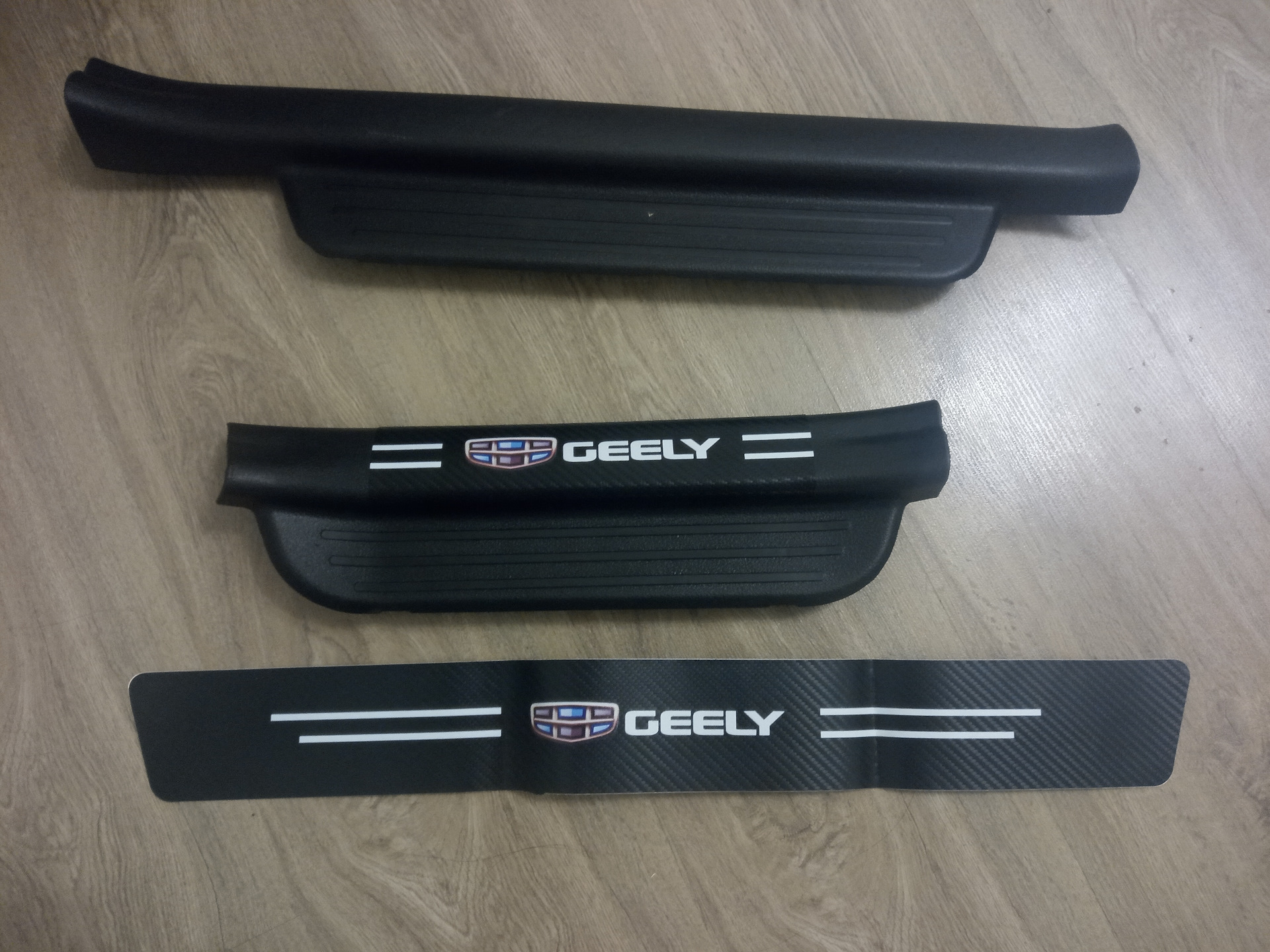 Пленка под карбон на пороги. — Geely MK Cross, 1,5 л, 2011 года ...