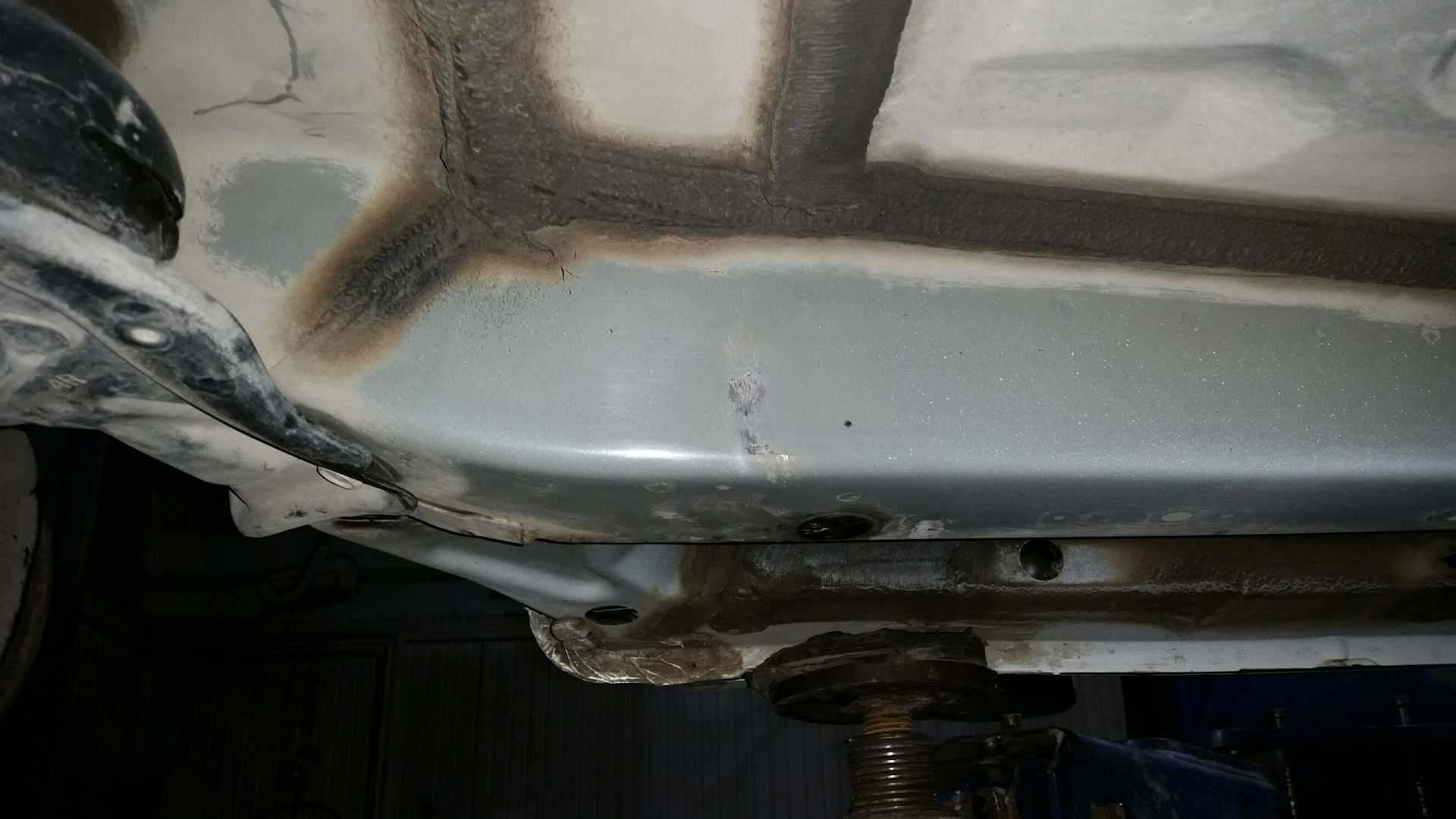 Антикоррозионная обработка материалом Dinitrol 479 — Toyota Venza (1G ...