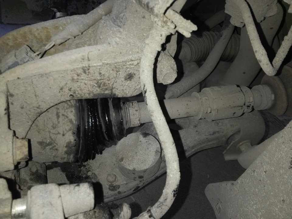 Пыльник — Mazda 3 (1G) BK, 2 л, 2006 года | поломка | DRIVE2