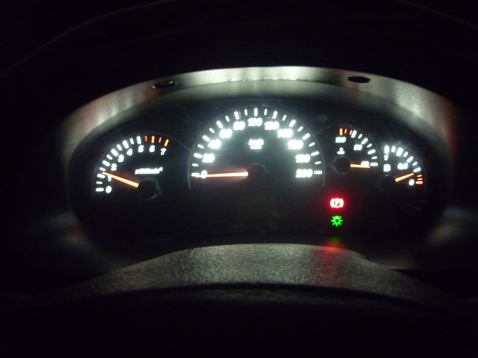 Зеленый — Белый — Lada Приора седан, 1,6 л, 2010 года | тюнинг | DRIVE2