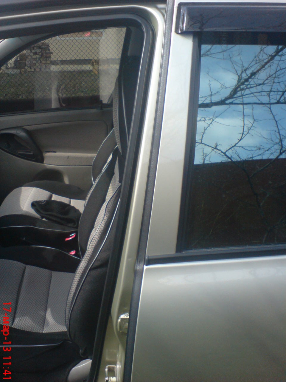 Вертикальные уплотнители дверей — Lada Калина Хэтчбек (1G), 1,6 л, 2008 ...