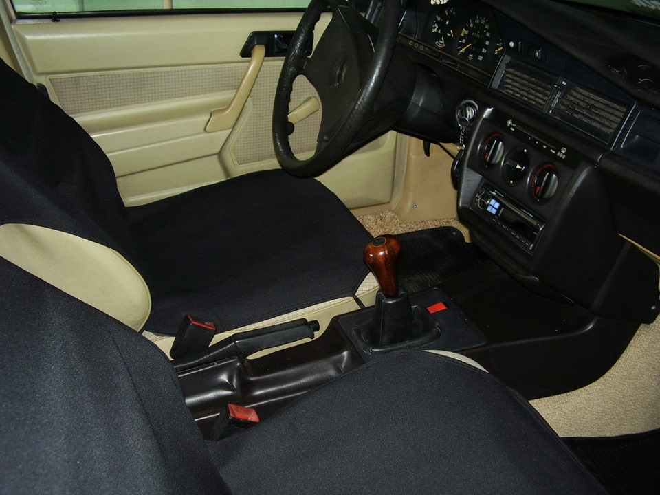 Кожух рычага кпп — Mercedes-Benz 190 (W201), 2 л, 1983 года | запчасти ...