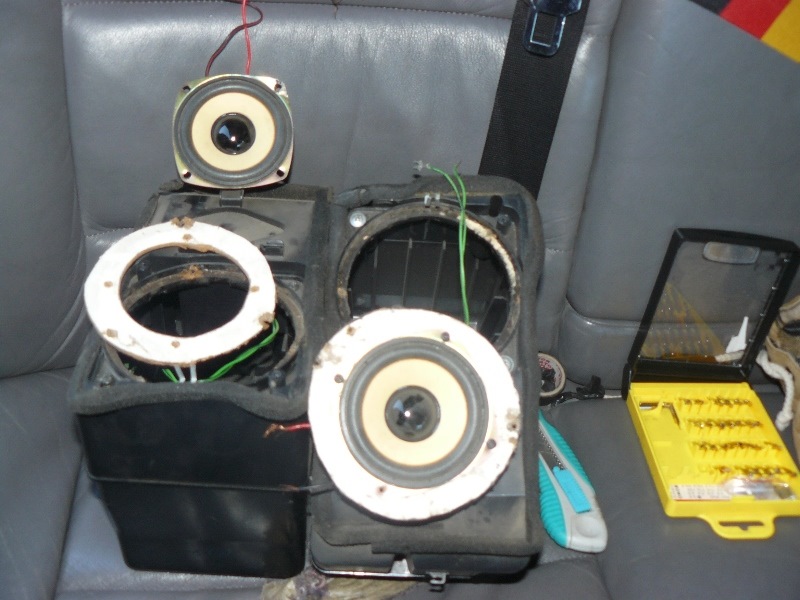 26. Динамики, подномерник — BMW 3 series (E36), 2,5 л, 1994 года ...