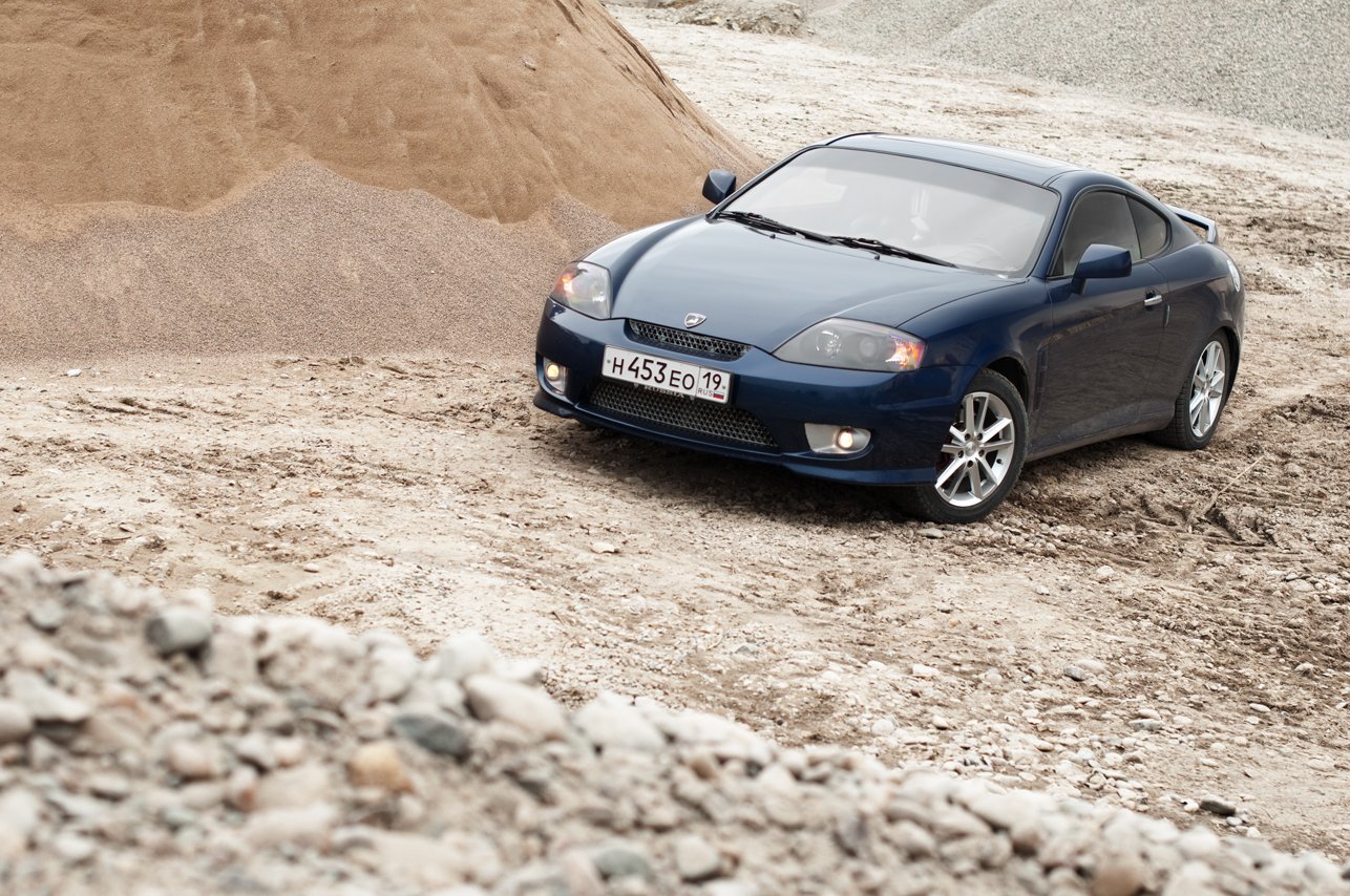 Hyundai Tuscani — песчанный кАрьер. Или очередной фотосет от Usan ...
