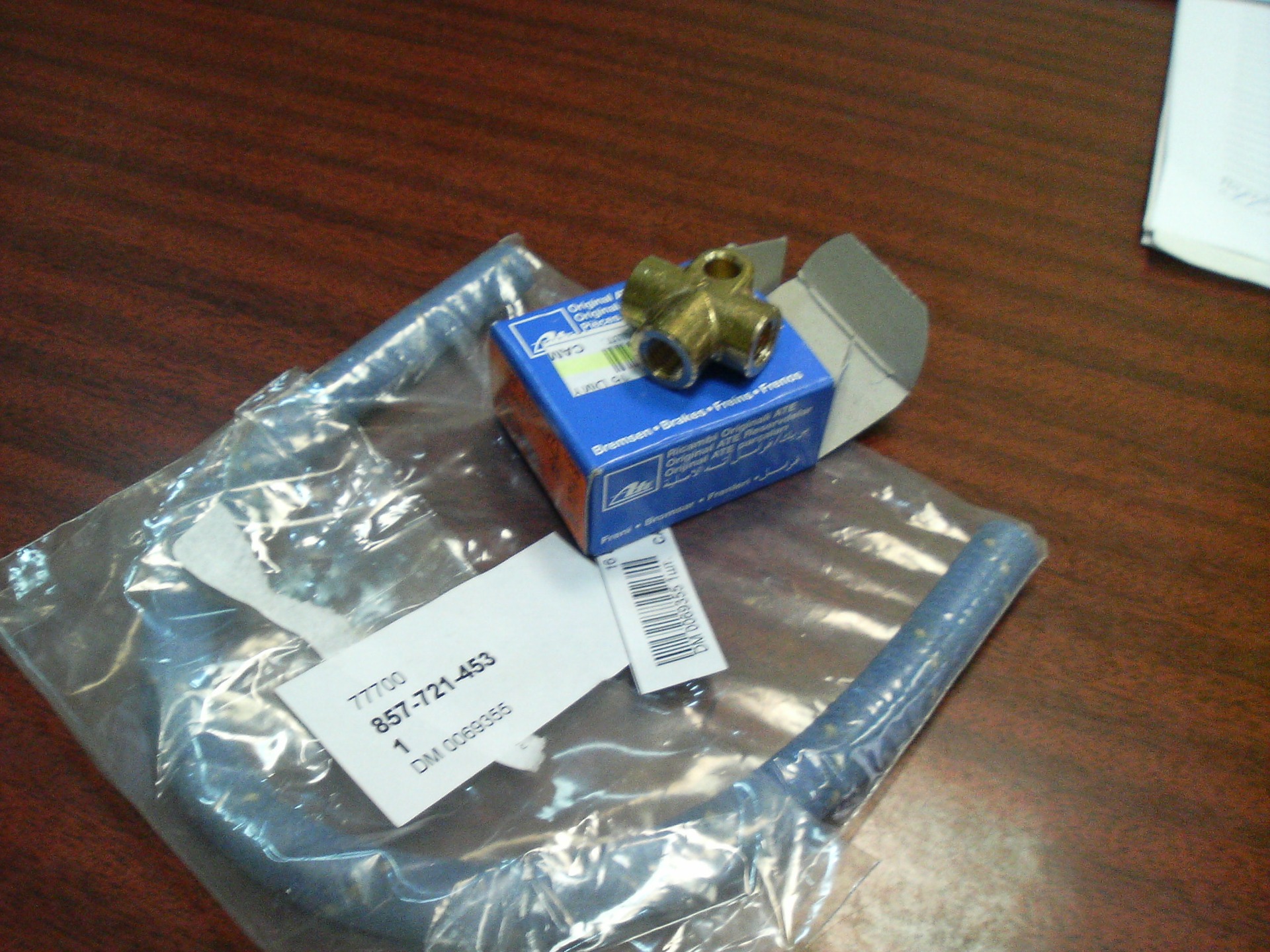 857721453 Шланг VAG | Запчасти на DRIVE2