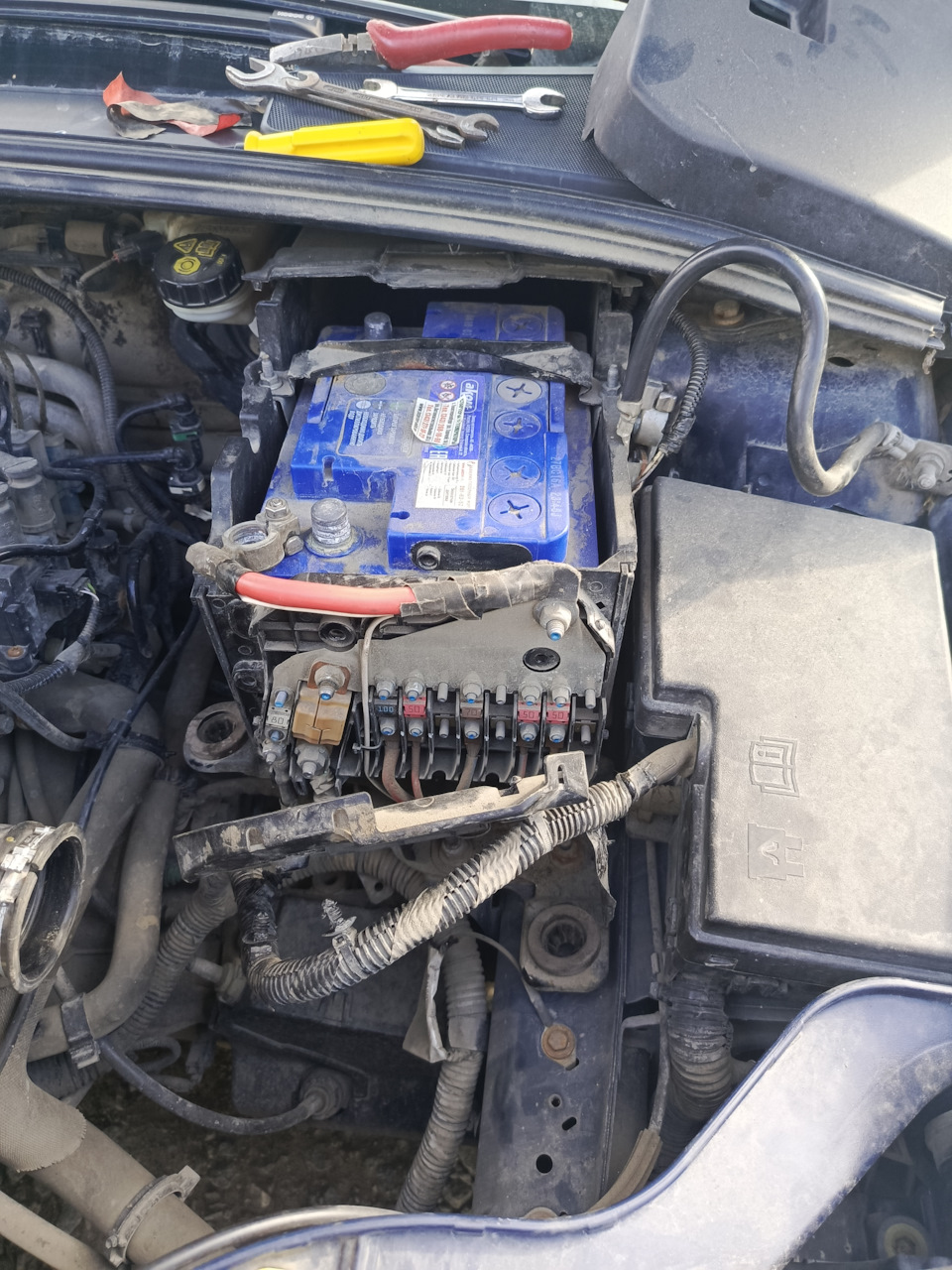 ЭУР неисправен. Нужен сервис — Ford Focus Wagon III, 1,6 л, 2012 года ...