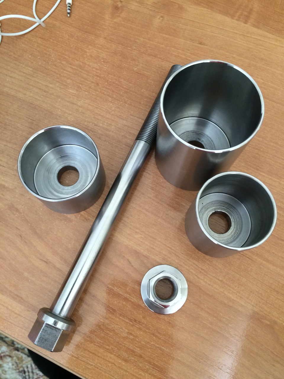 Съёмник для плавающих саленблоков. — BMW 5 series (E60), 3 л, 2004 года ...