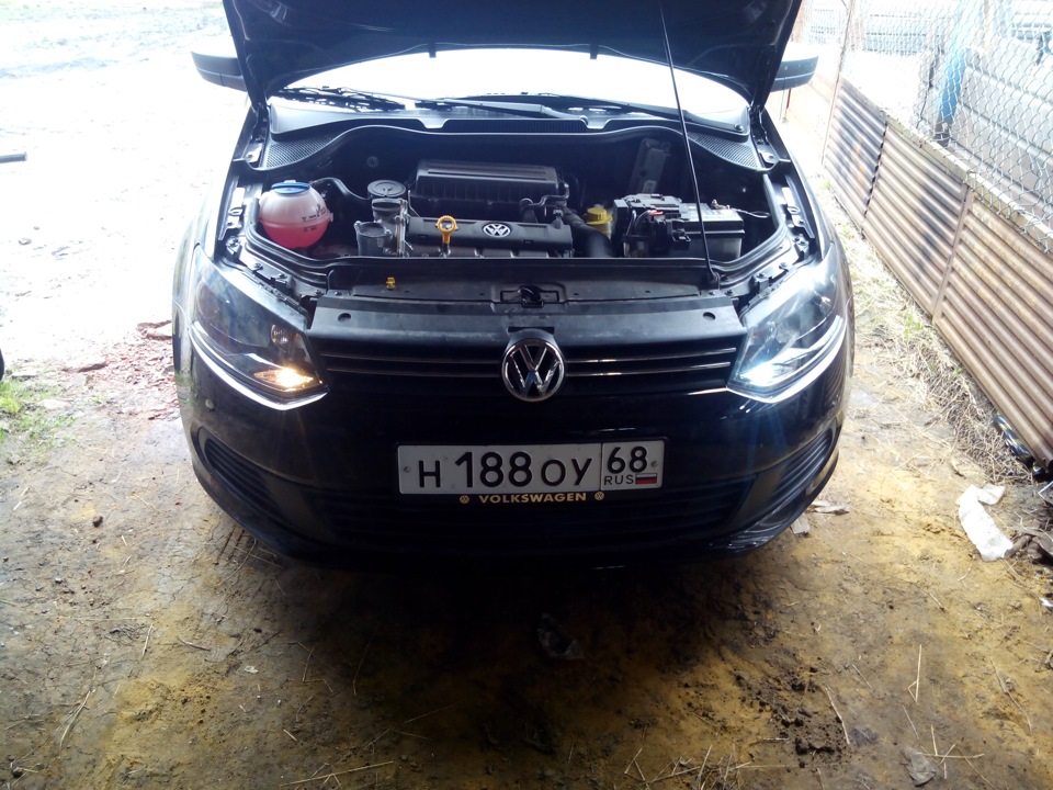 белый свет 2 — Volkswagen Polo Sedan, 1,6 л, 2013 года | тюнинг | DRIVE2