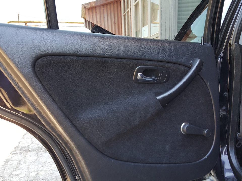 Задние двери переклеил материал — DRIVE2