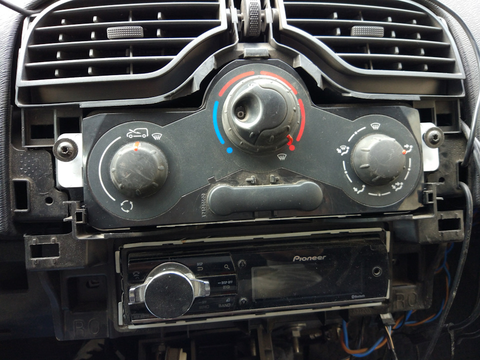 Лампочка освещения панели управления климатом — Renault Kangoo (2G), 1 ...