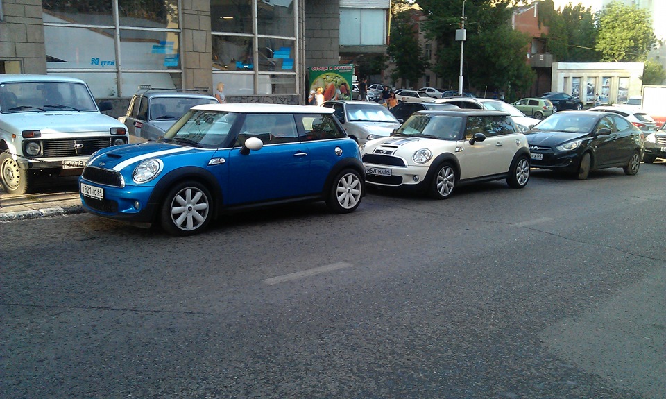 Пара мини — MINI Cooper S Mk II, 1,6 л, 2008 года | просто так | DRIVE2