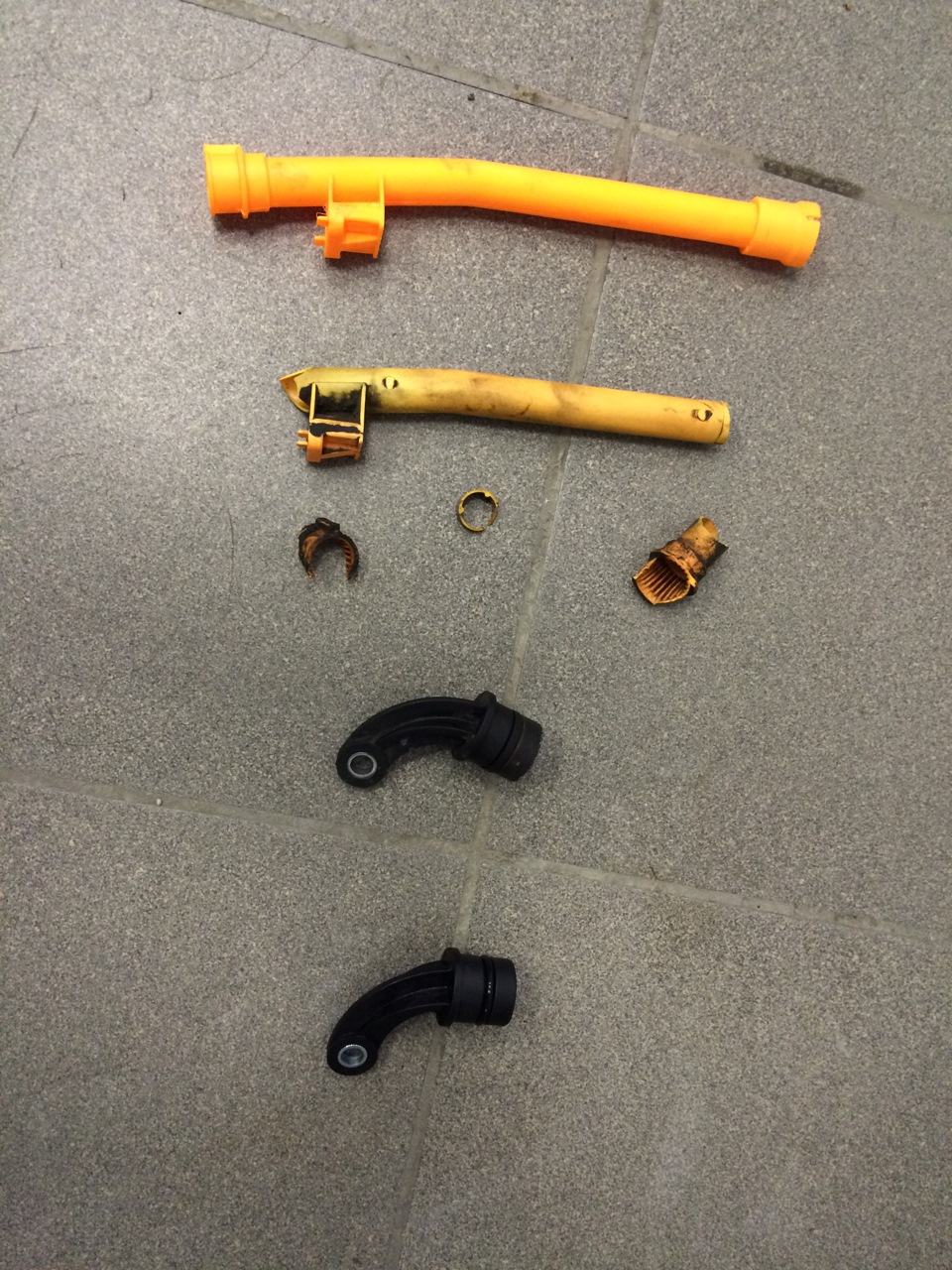 06B103033A Заглушка системы охлаждения ГБЦ VAG VAG | Запчасти на DRIVE2