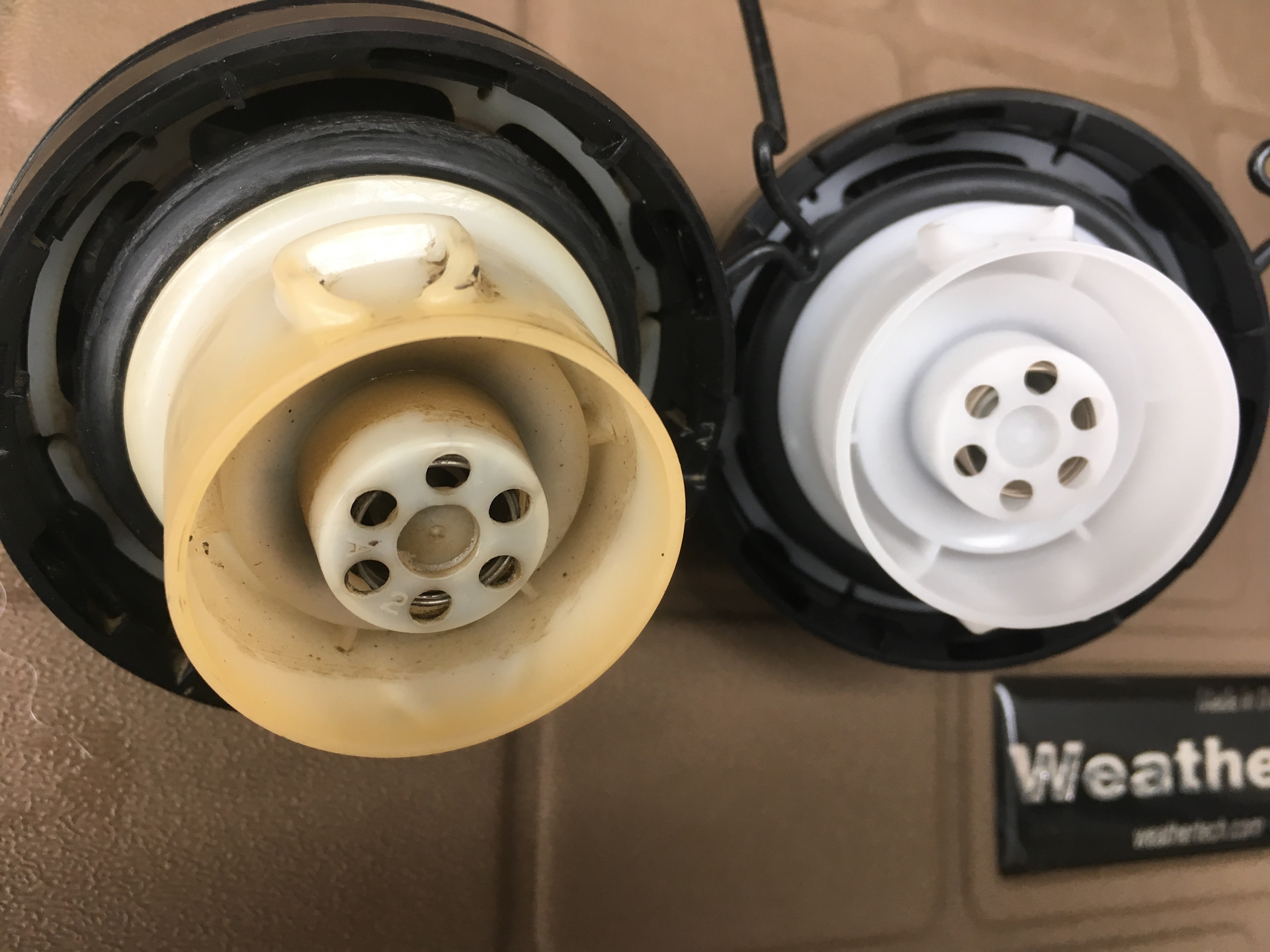 Крышка бака- замена — Toyota Land Cruiser Prado 120-series, 4 л, 2009 ...