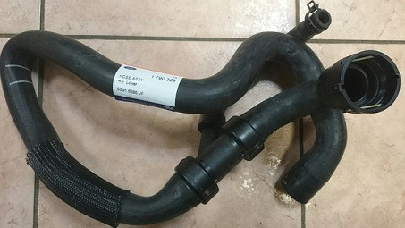 Течь антифриза из под нижнего патрубка — Ford Mondeo IV, 2 л, 2012 года ...