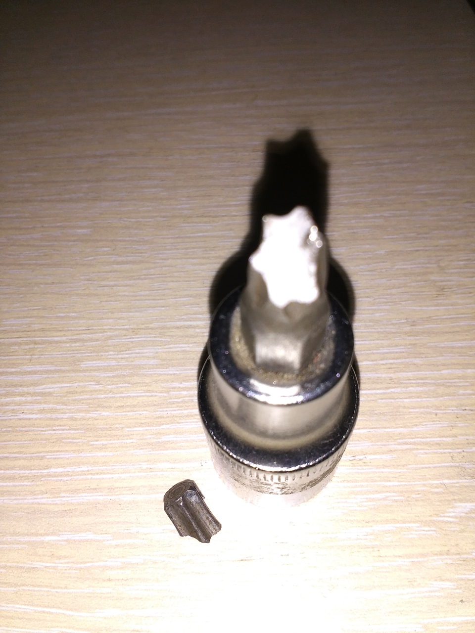 Поломался torx t40 — Renault Symbol, 1,4 л, 2002 года | просто так | DRIVE2