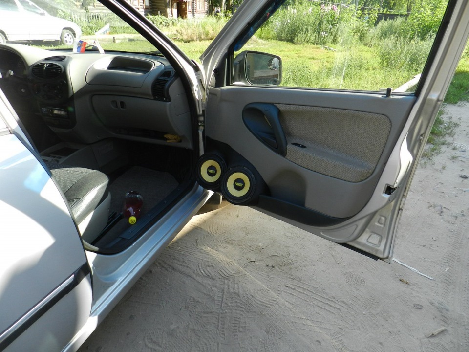 Подиумы — Lada Калина универсал, 1,6 л, 2010 года | автозвук | DRIVE2