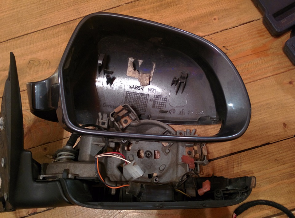 3D0959578C или Опускание правого зеркала заднего вида. — Skoda Octavia ...