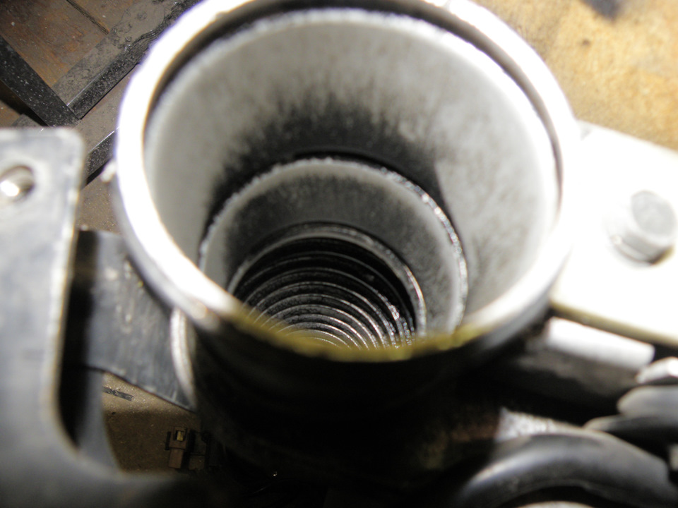 Сапун клапанной крышки (ч.1) — Mitsubishi Delica (L400), 2,8 л, 1994 ...