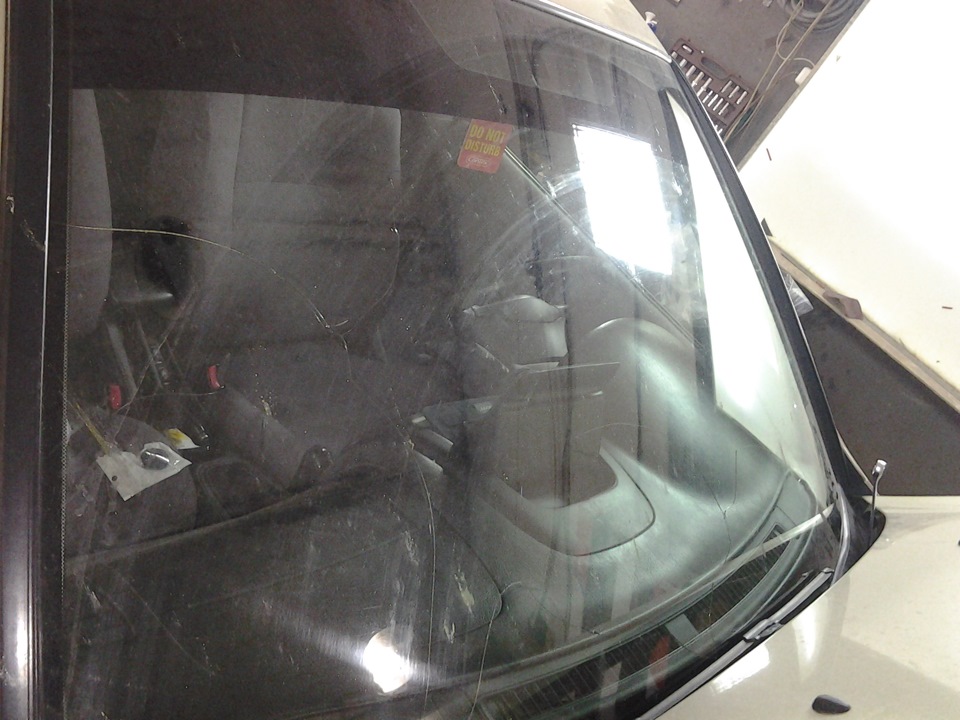 замена лобового стекла — Nissan Almera II (N16), 1,5 л, 2003 года ...