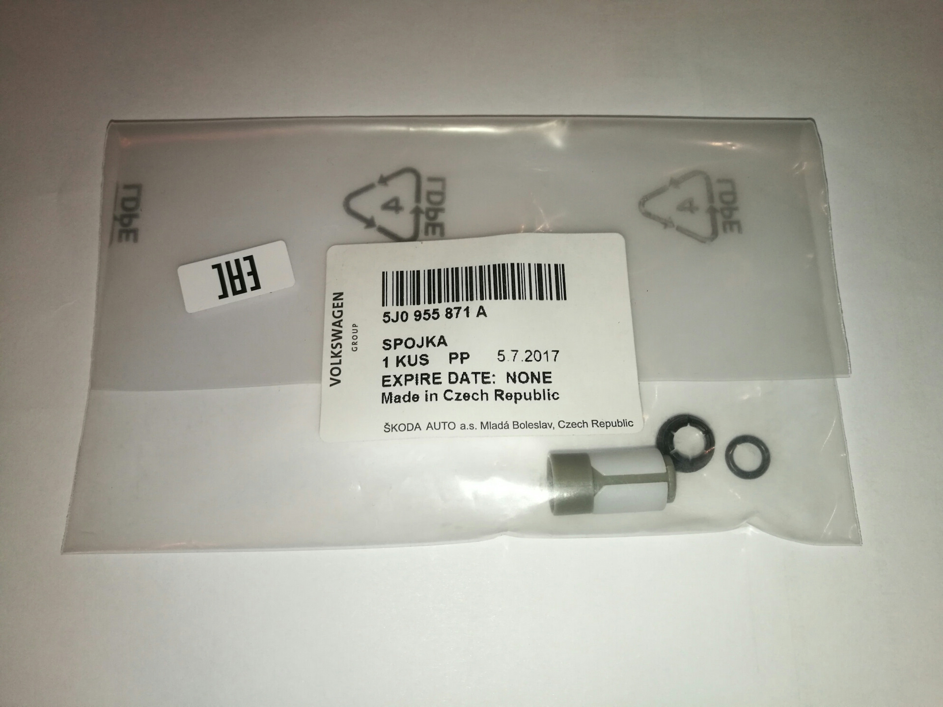 Починка шланга омывателя — Volkswagen Touran (1G), 1,6 л, 2005 года ...