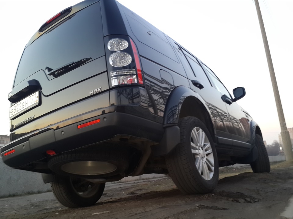 Установили неоригинальные брызговики — Land Rover Discovery IV, 3 л ...