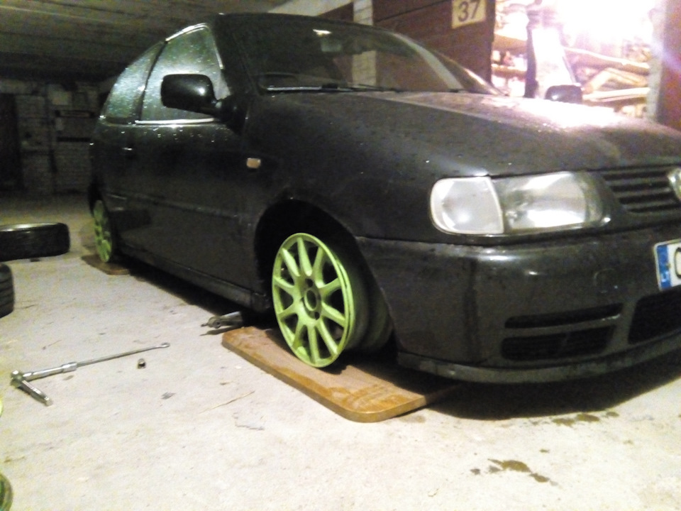 цвет дисков на зиму на поло. — Volkswagen Polo Hatchback Mk3, 2 л, 1995 ...