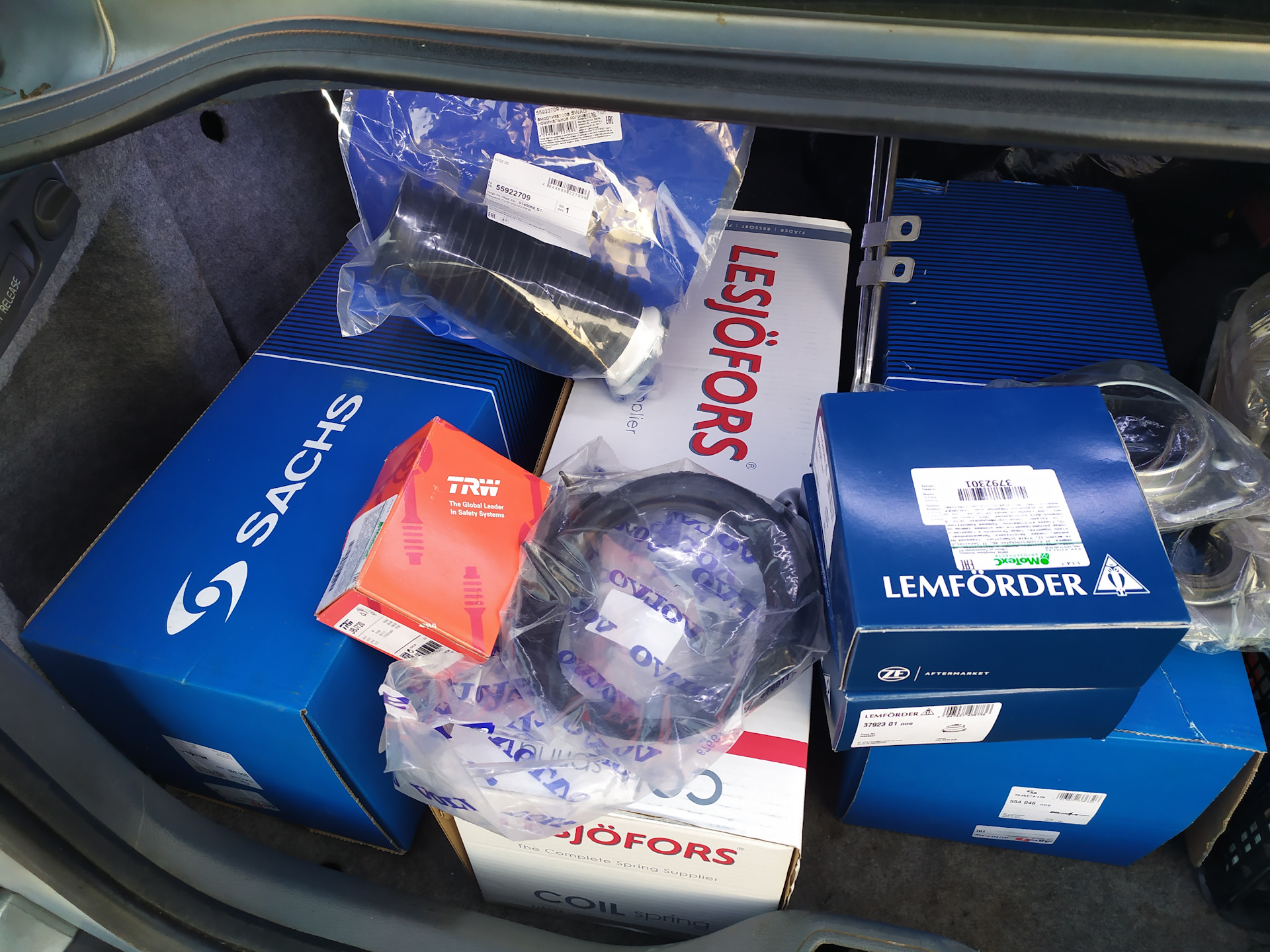 Замена передних стоек s60 — Volvo S60 (1G), 2,4 л, 2002 года | своими ...