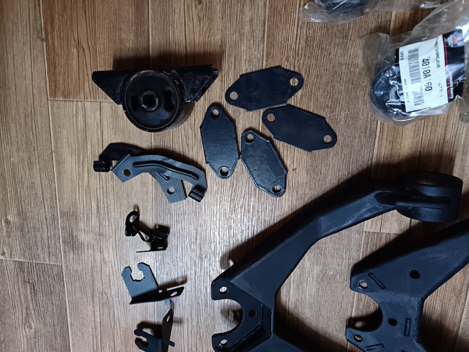 Замена верхних рычагов и траверсы — Mitsubishi Pajero Sport (2G), 3,2 л ...