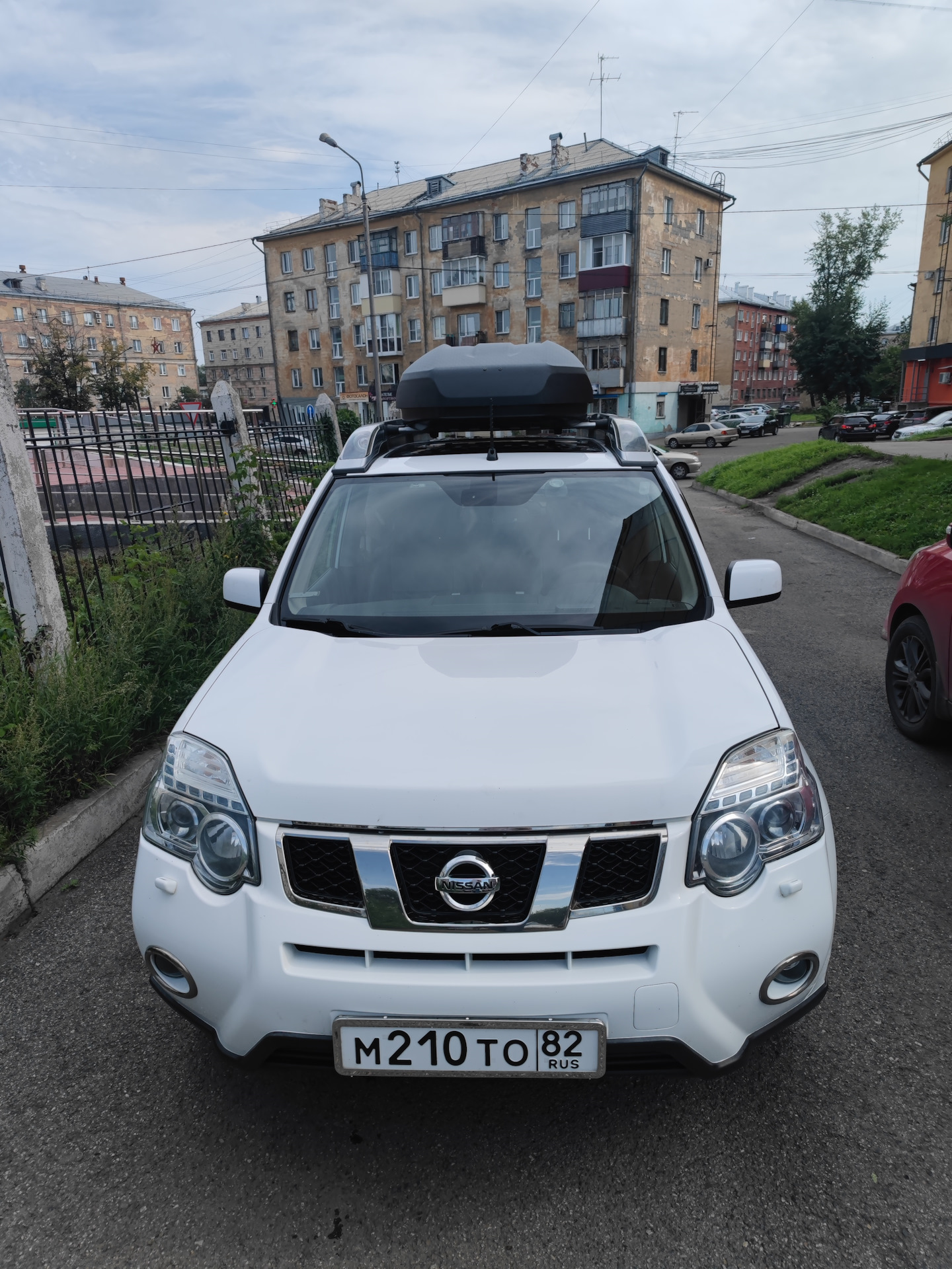 Автобокс для X-trail t31 LUX TAVR 197 черный матовый — Nissan X-Trail ...