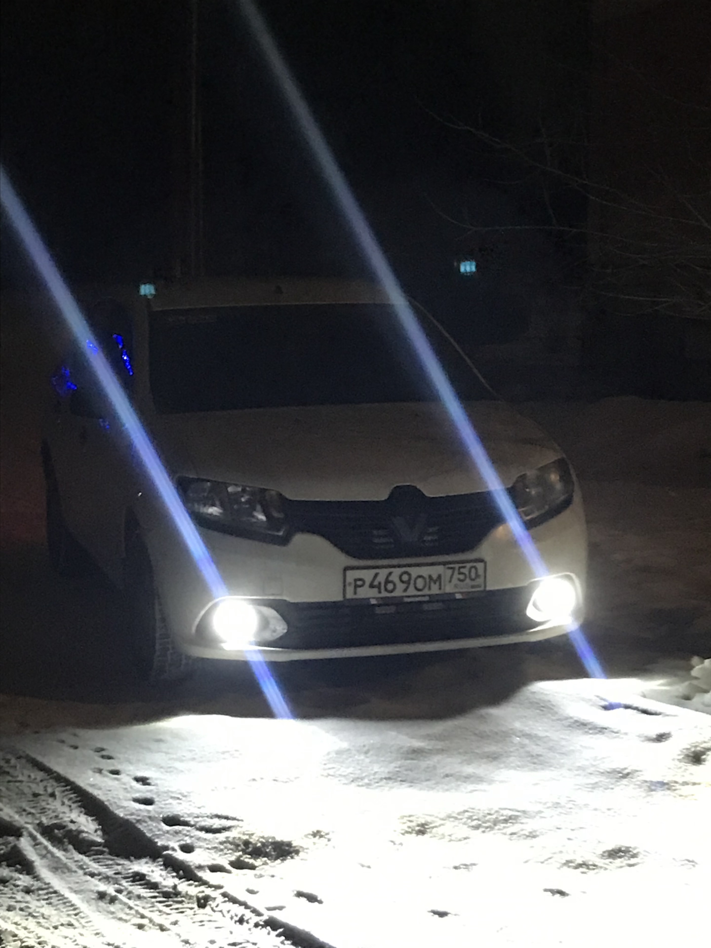 Линзованные ПТФ к штатной проводке — Renault Logan (2G), 1,6 л, 2017 ...
