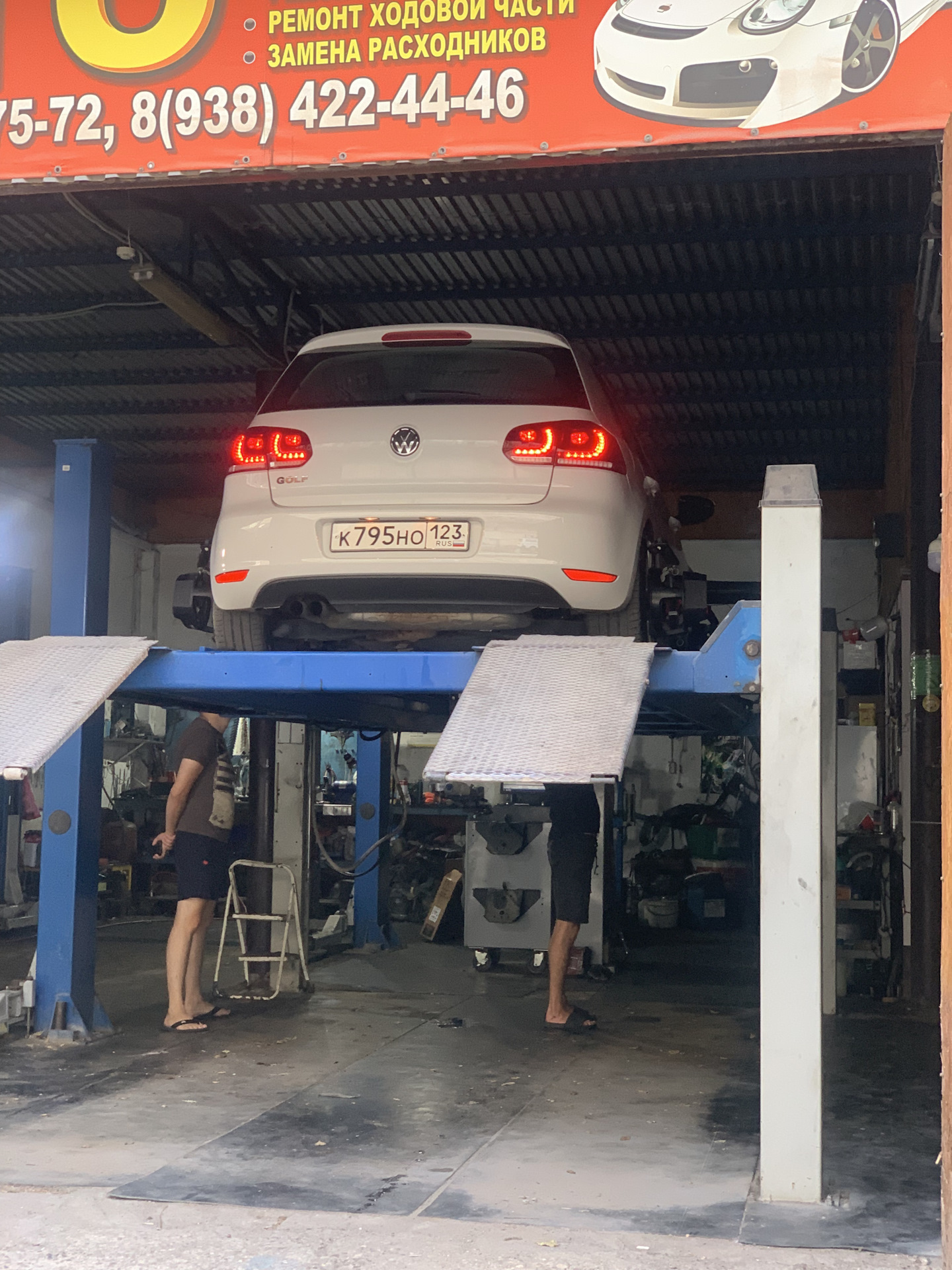 Замена сайлентблоков передних рычагов. — Volkswagen Golf Mk6, 1,4 л ...