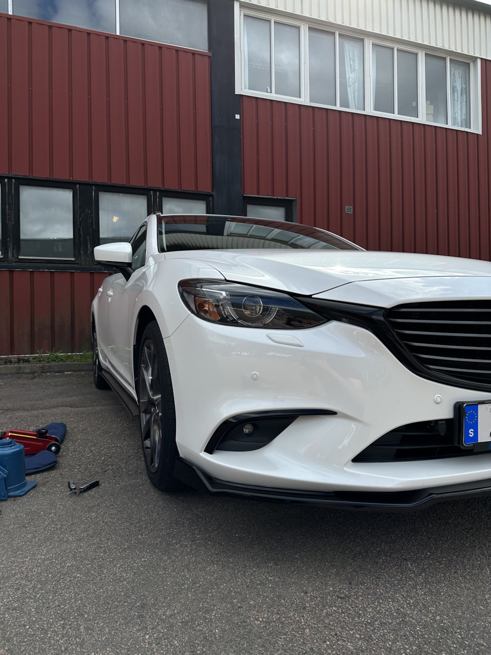 Установка передней губы и накладок на пороги — Mazda 6 (3G) GJ, 2,5 л ...