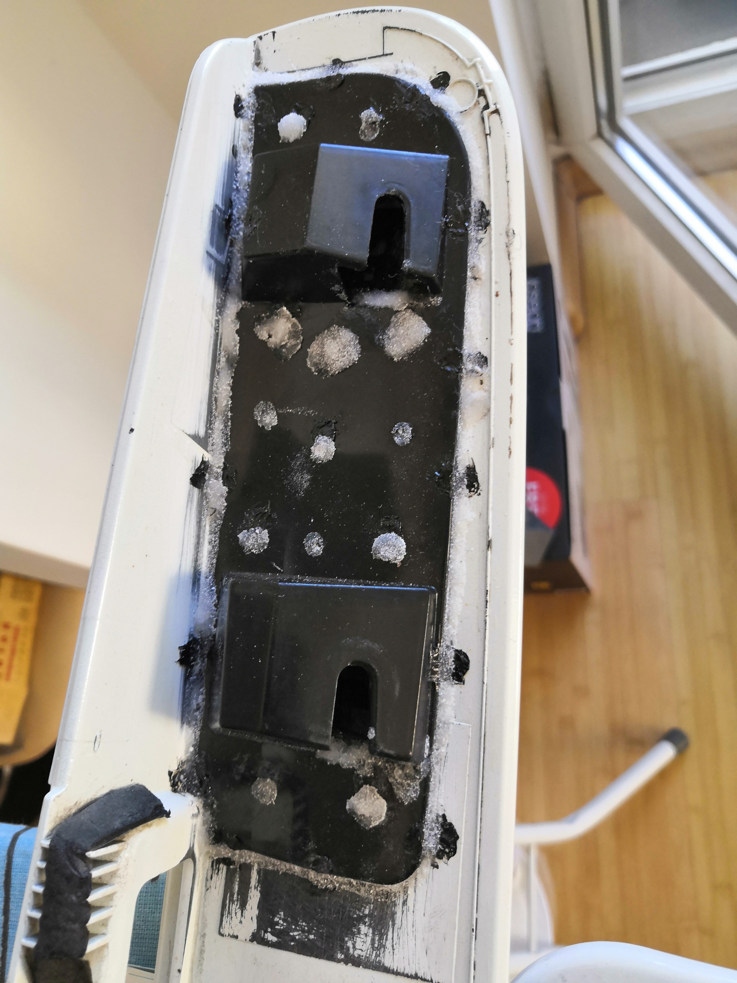 Ремонт накладки/ручки багажника — Nissan Qashqai+2, 2 л, 2012 года ...