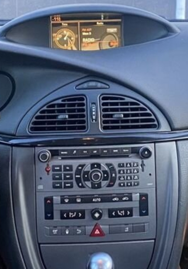 Магнитола — Citroen C5 (1G), 2 л, 2007 года | аксессуары | DRIVE2
