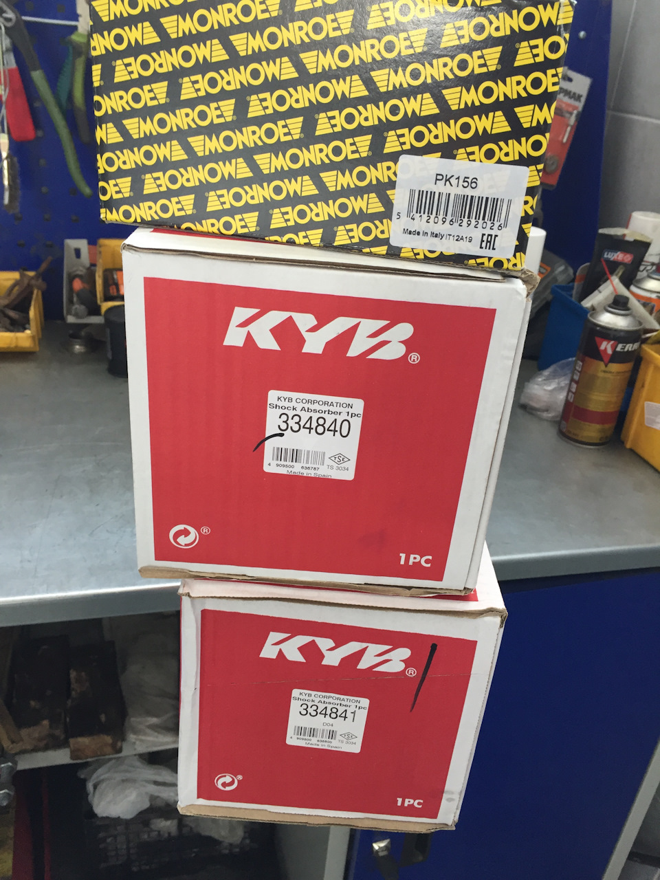 Замена передних амортизаторов — Ford Focus Sedan II, 1,8 л, 2008 года ...