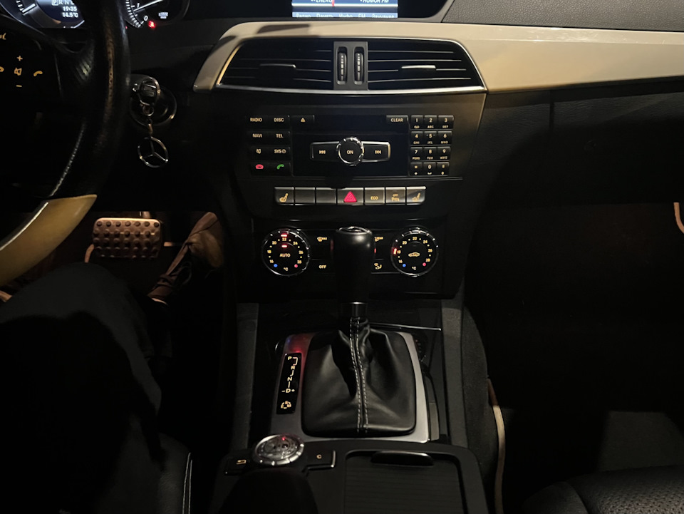 Подсветка ног спереди — Mercedes-Benz C-Class Coupe (C204), 1,6 л, 2012 ...