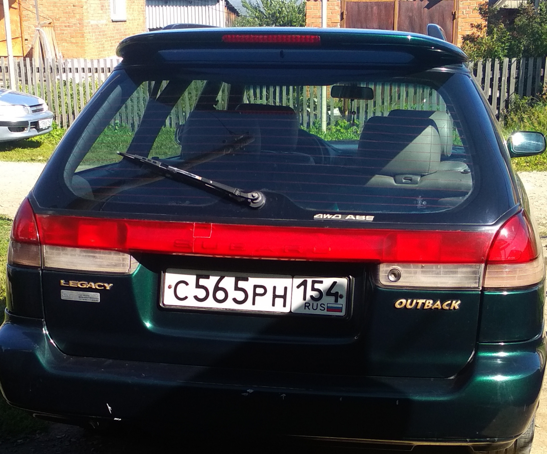 Замена вставки двери багажника — Subaru Outback (BG), 2,5 л, 1998 года ...