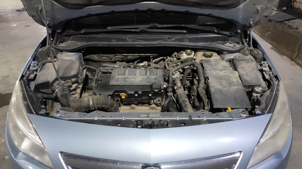 Расширительный бачок — Opel Astra J, 1,4 л, 2010 года | своими руками ...