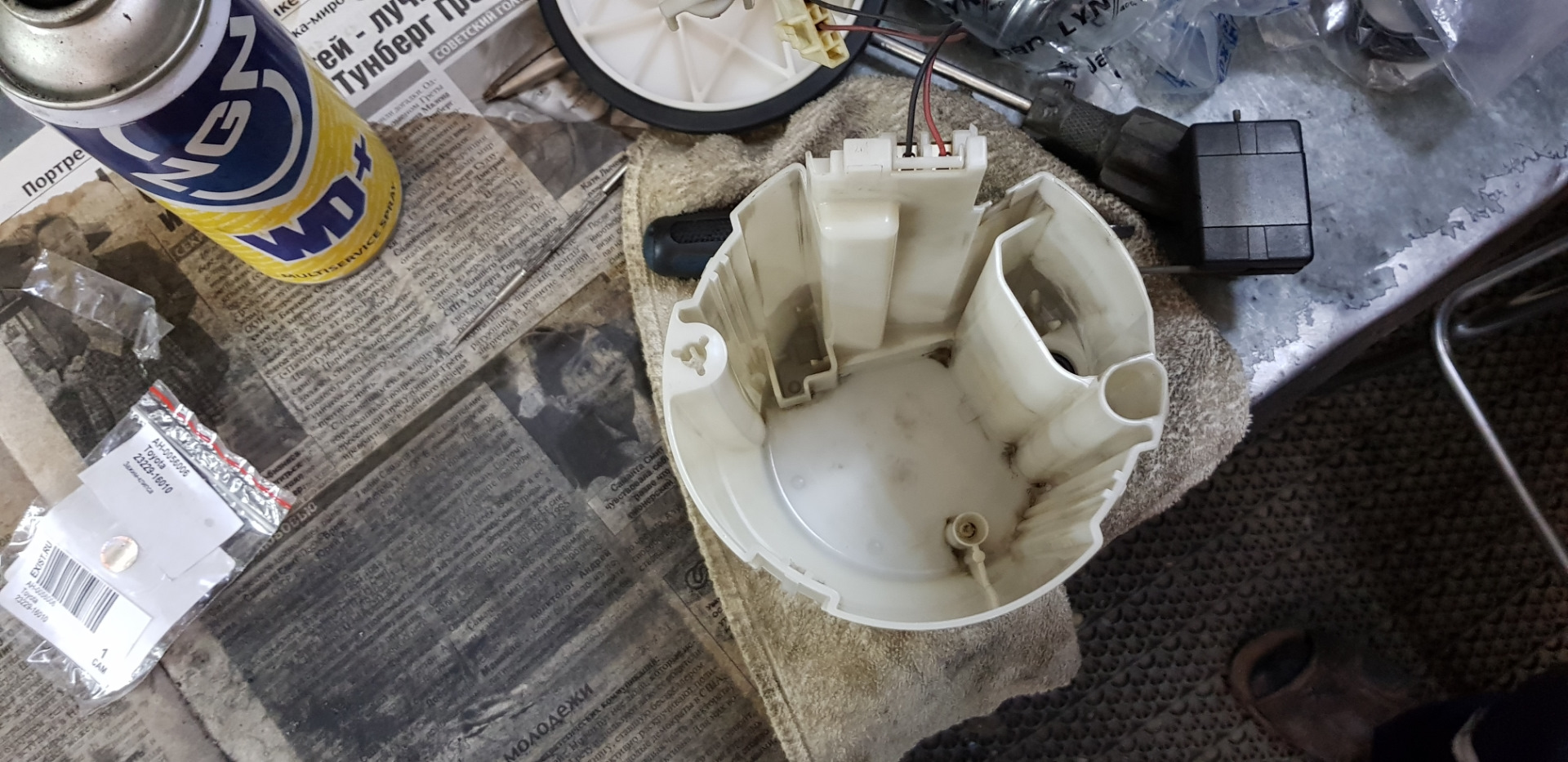 Замена топливных фильтров — Lexus IS II, 2,5 л, 2008 года | своими ...