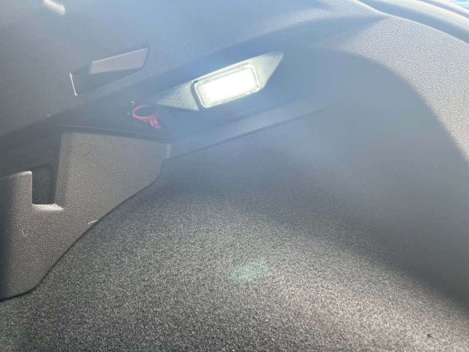 Улучшение №1 (замена подсветки салона) — Audi A1 (2G), 2 л, 2019 года ...