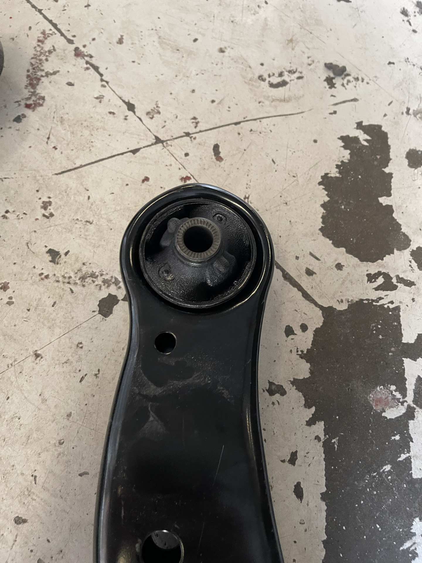 Замена нижних рычагов на Lexus RX 450 электричка. — Lexus RX (4G), 3,5 ...