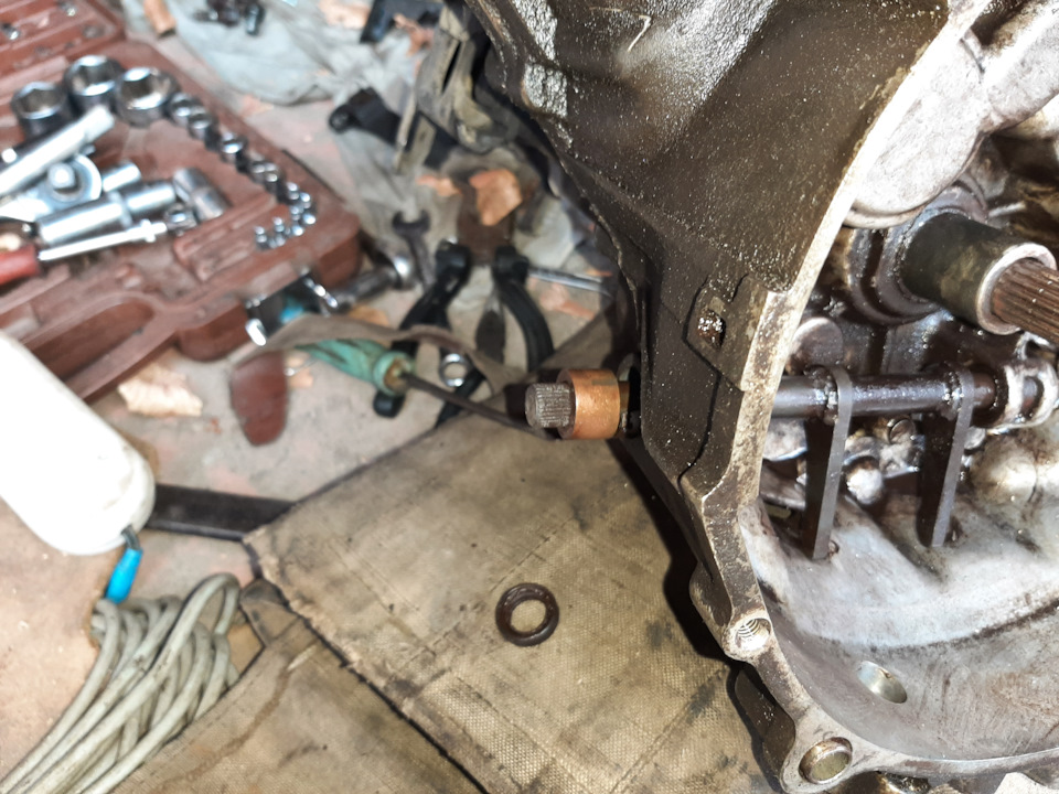 Снятие кпп, замена сальника, потшипника, сцепления, вилки, масел ...