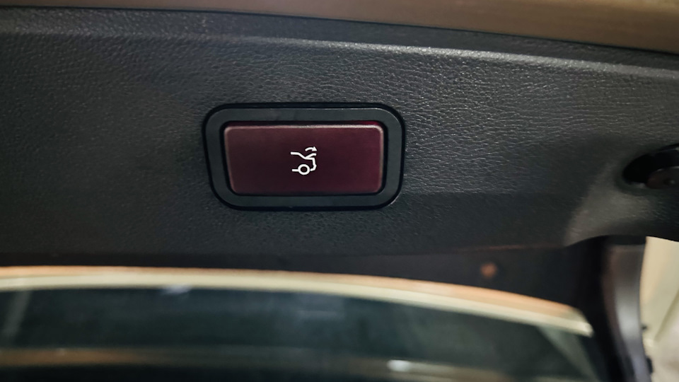 Замена кнопки закрытия багажника и замена корпуса ключа — Mercedes-Benz ...