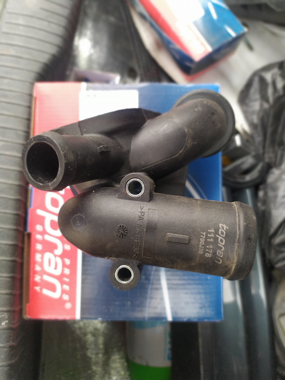 Установка корпуса термостата и замена вентилятора охлаждения ...